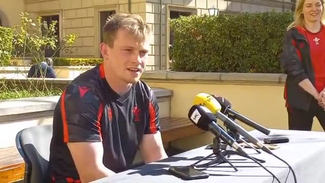 Nick Tompkins talks up massive midfield battle against Damian de ...