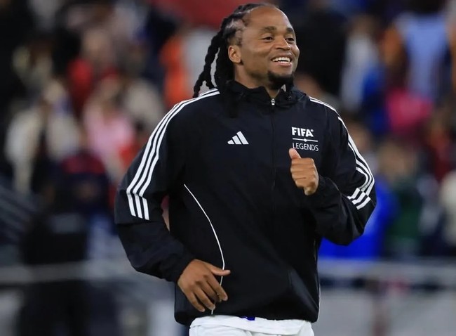 Siphiwe Tshabalala makes a massive career transition from football icon ...